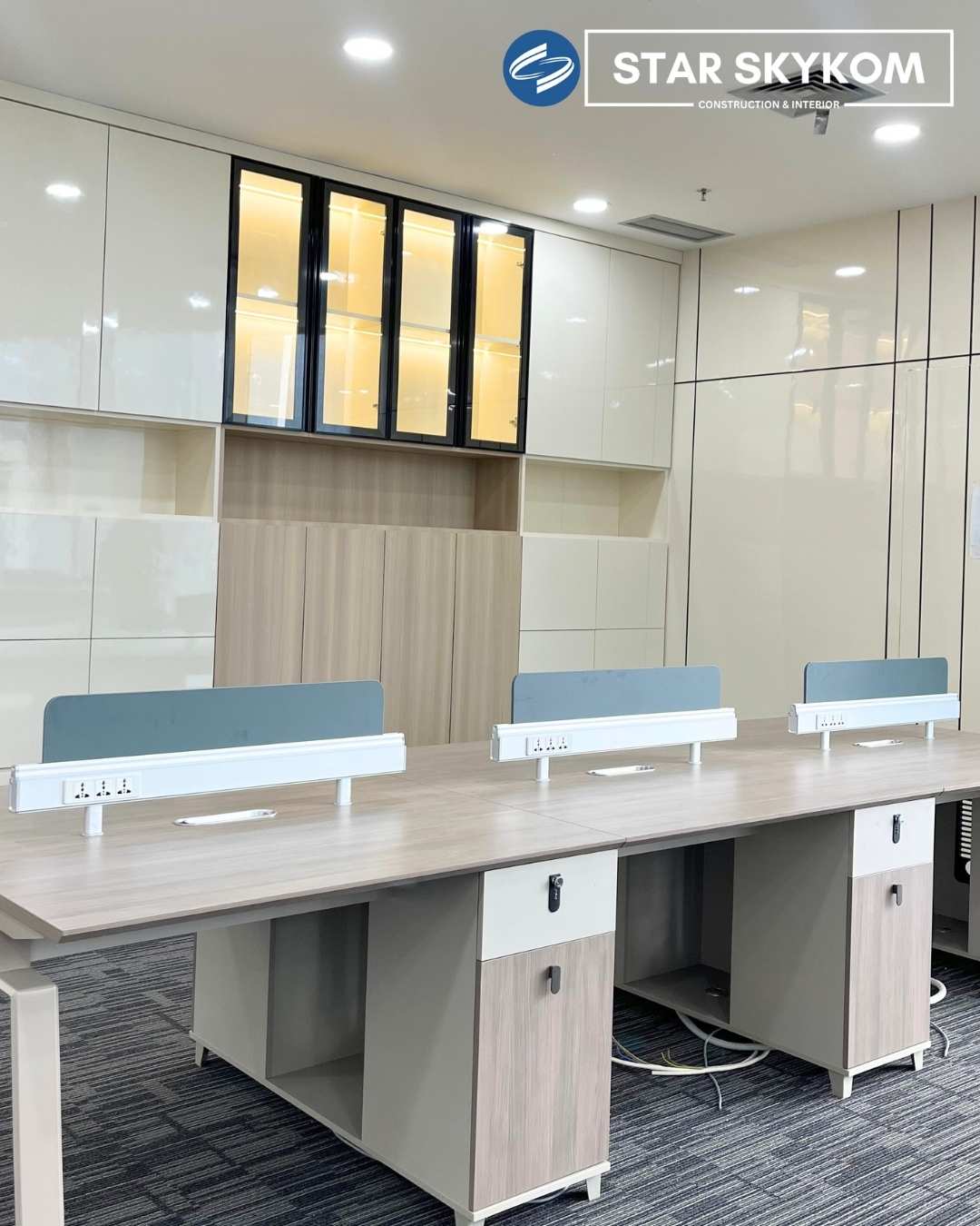 Jasa Pembuatan Logo Perusahaan & Industrial: Akrilik, Light Box, dan ...